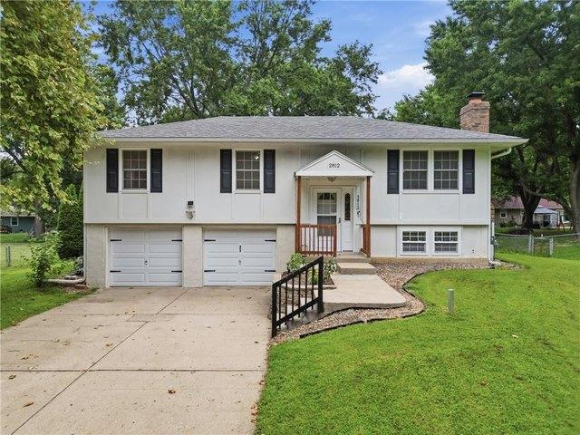 2812 SW 3rd Street Ter, Blue Springs, MO 64014