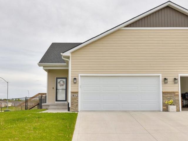 2812 Yordi Dr, Norwalk, IA 50211