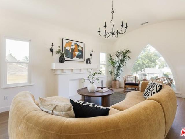 2812 1/2 Somerset Dr, Los Angeles, CA 90016