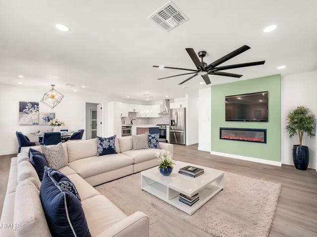 2813 N Greenfield Rd, Phoenix, AZ 85006