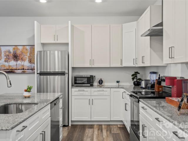 2813 Ava Ave, Charlotte, NC 28208 | MLS #4336 | Compass