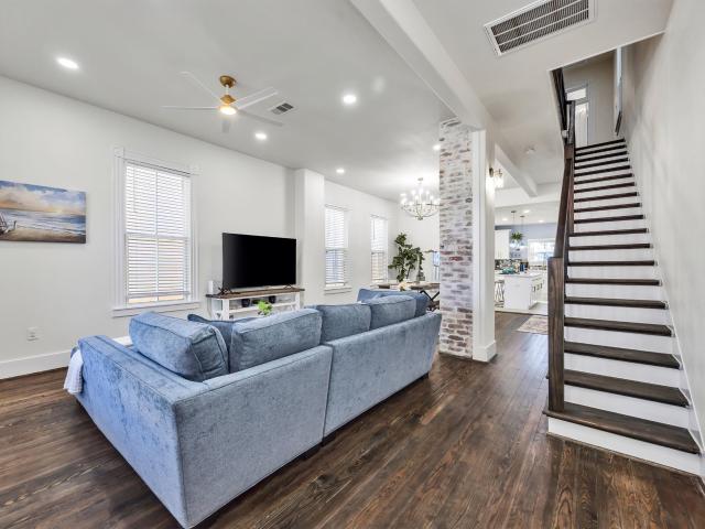 2813 Ball Street