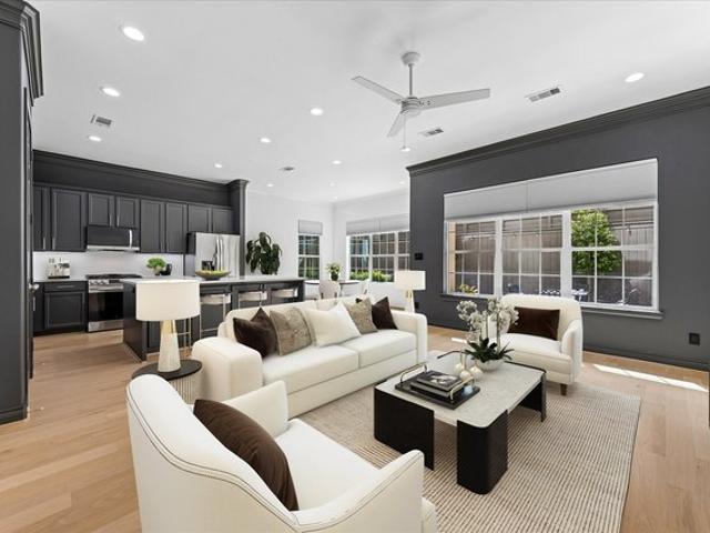 2813 Clinton Dr, Houston, TX 77020