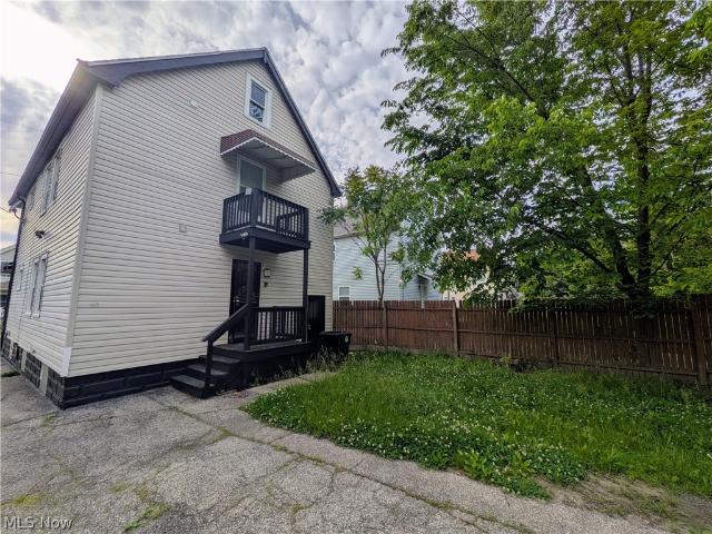 2813 E 125th Street