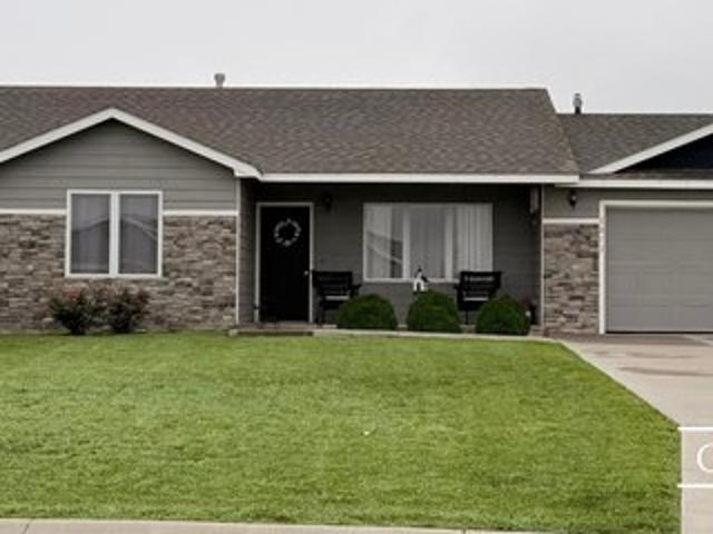2813 E Barbara Ln, Dodge City, KS 67801