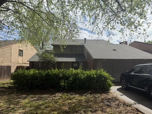 2813 Haystack Ln, Enid, OK 73703