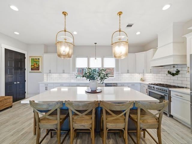 2813 Hicks St, Houston, TX 77007