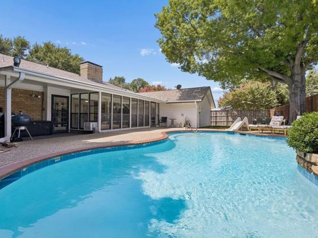 2813 Raintree Dr, Carrollton, TX 75006