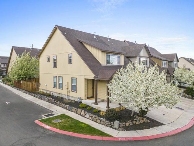 2813 SW Indian Cir, Redmond, OR 97756
