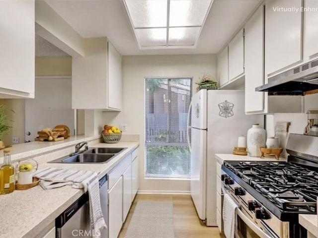 2813 S Fairview St Unit G, Santa Ana, CA 92704