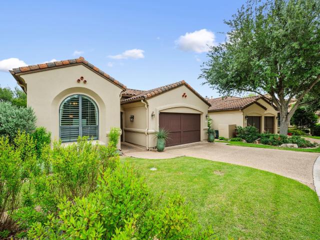 2813 University Club Dr