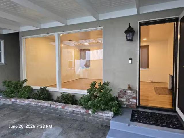 2813 W Clark Ave, Burbank, CA 91505