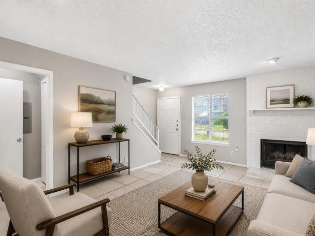 2813 Wimbledon Court