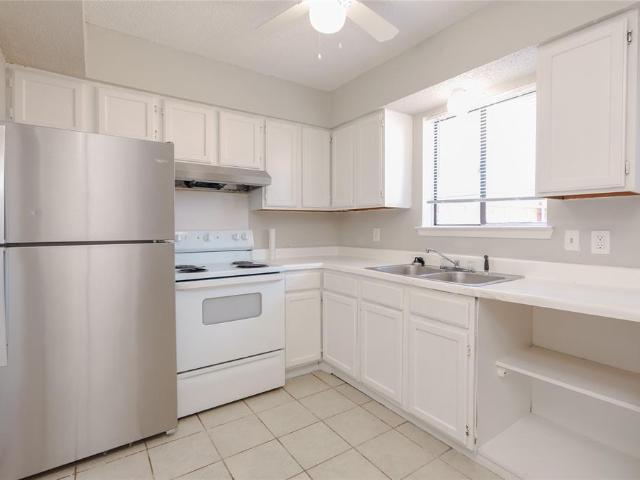 2813 Wimbledon Court # D