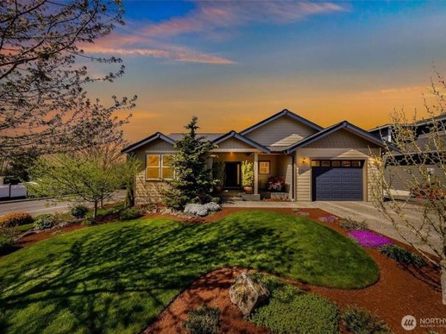 281 11th St, Blaine, WA 98230