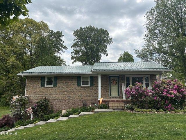 281 Canterbury Ln, Bristol, VA 24201