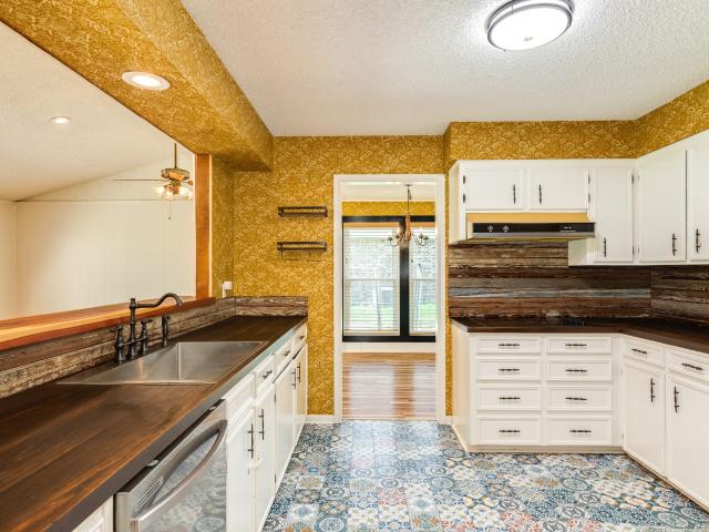 281 Crestview Drive