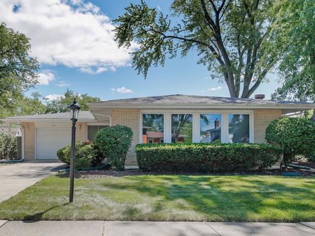 281 Diamond Head Dr, Des Plaines, IL 60018
