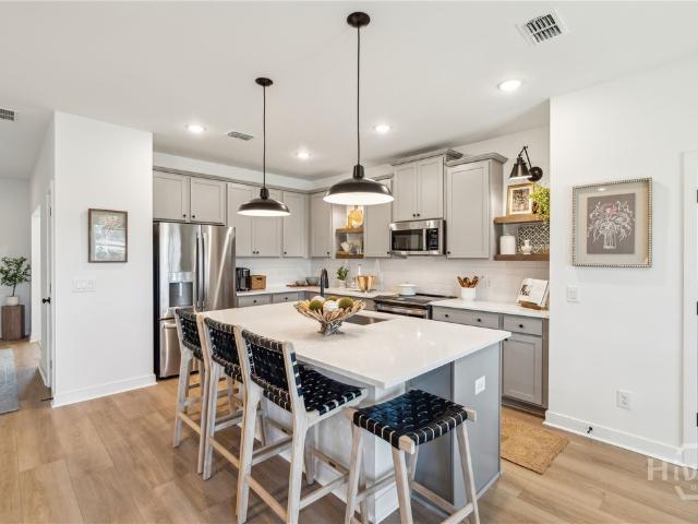 281 Kingswood Circle