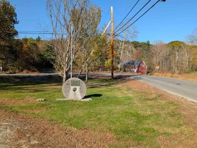 281 Hodgdon Rd, Weare, NH 03281