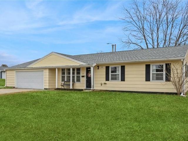 281 Jacolyn Dr NW, Cedar Rapids, IA 52405