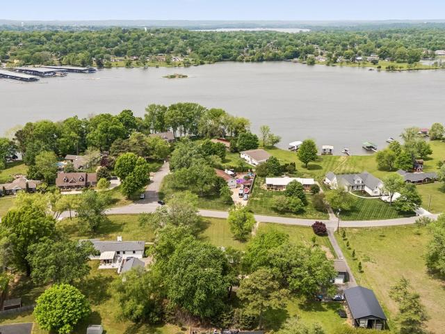 281 Lake Terrace Dr
