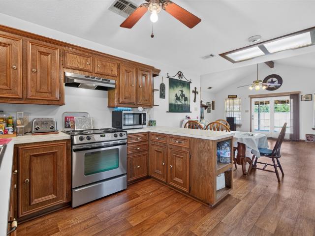 281 Lakeshore N