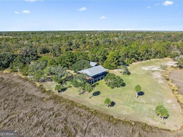 281 Marsh Breeze Ln, Waverly, GA 31565