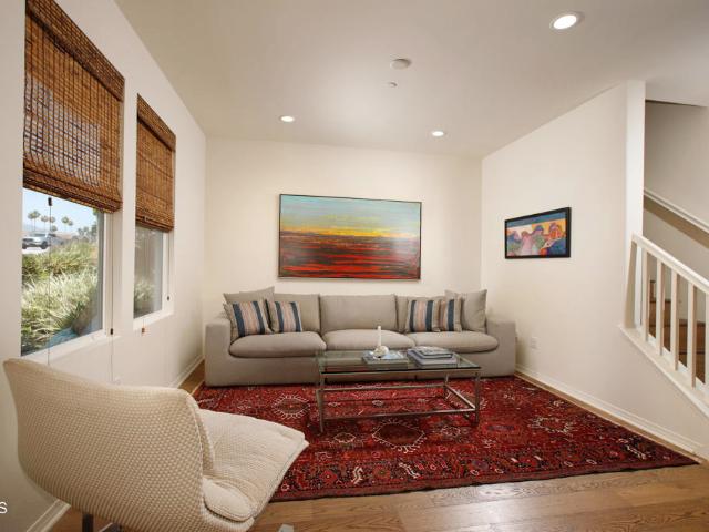 281 N Mar Vista 14