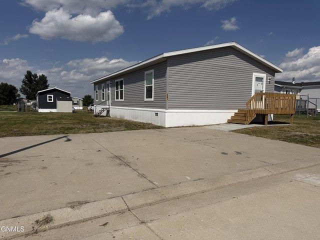 281 Sandpiper Ave, Lincoln, ND 58504