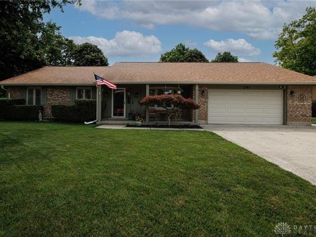 281 Scott Dr, Englewood, OH 45322