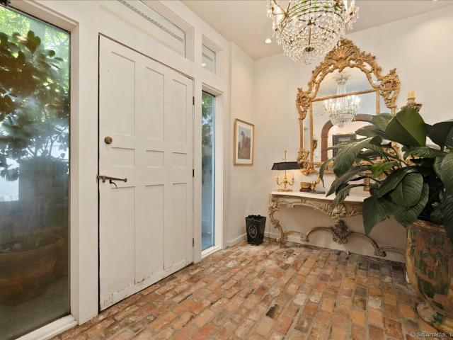 281 Pequot Avenue, Fairfield, US, CT