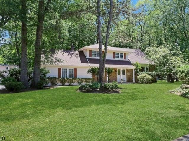 281 Rivara Ct, Ridgewood Village, NJ 07450