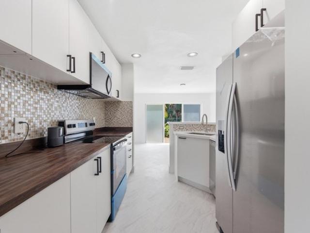 2824 NW 99th Ter, Sunrise, FL 33322