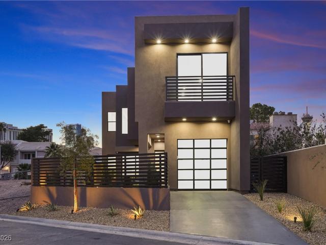 2824 Queens Courtyard Dr, Las Vegas, NV 89109 | MLS #2781 | Compass