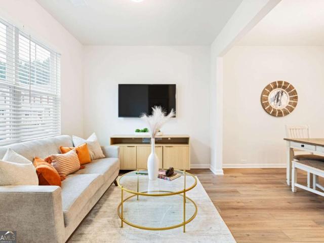 2824 Saratoga Lake View