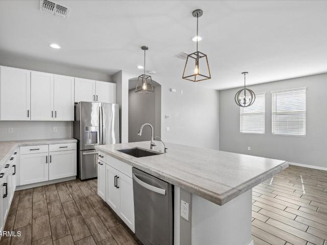 2824 w rainbow drive