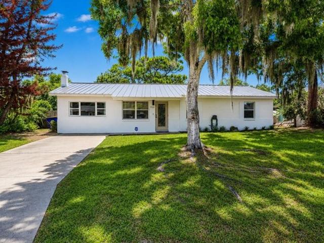2824 Yule Tree Dr, Edgewater, FL 32141