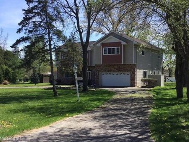 28251 Wildwood Trl, Farmington Hills, MI 48336