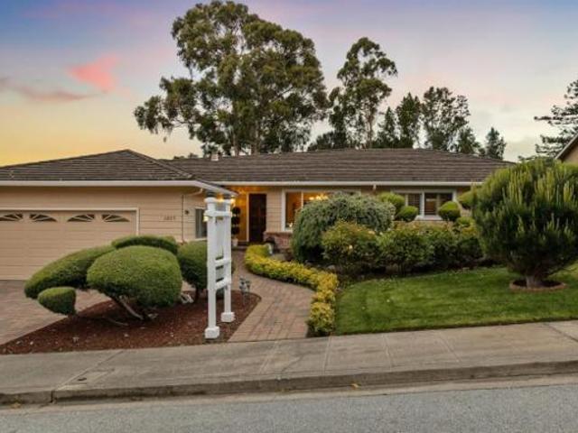 2825 Mariposa Dr, Burlingame, CA 94010