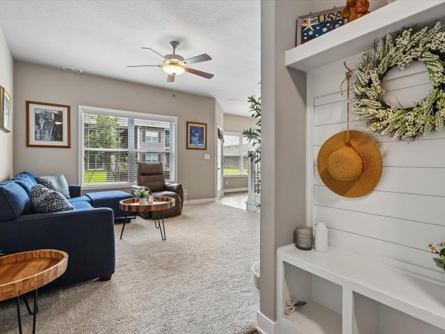 2825 NW Lois Lane