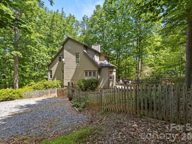 2825 Hunting Country Road