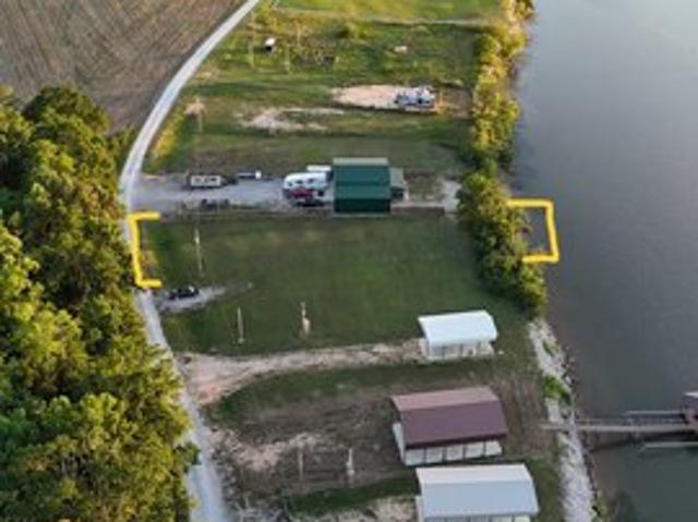 2825 Hardin Bottom River Rd, Clifton, TN 38425
