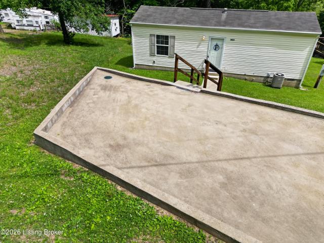 2825 Hidden Valley Ln