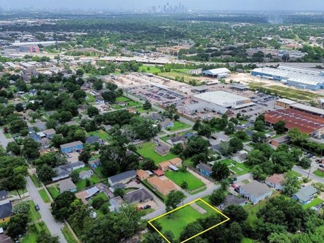 2825 Iola St, Houston, TX 77017