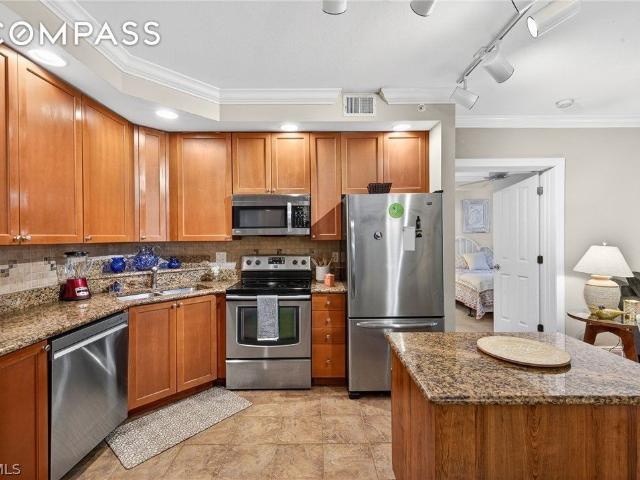 2825 Palm Beach Blvd 215, Fort Myers, FL