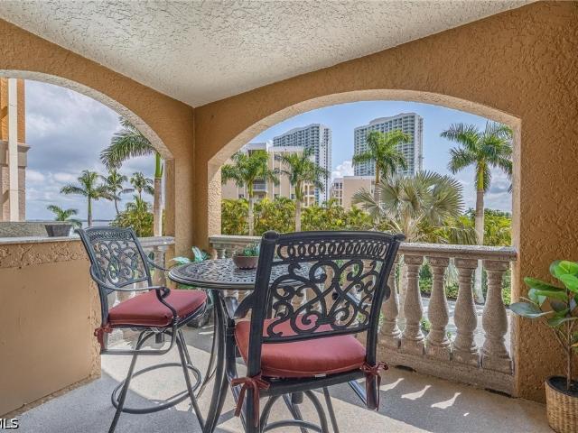 2825 Palm Beach Blvd, Unit 214, Fort Myers, FL 33916 | MLS #2026017