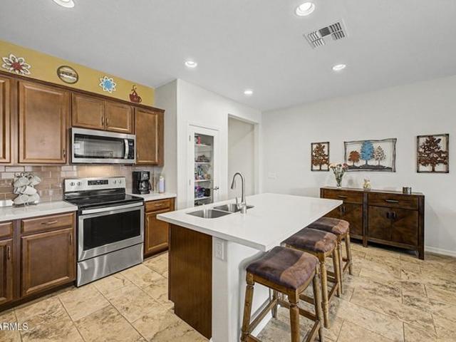 2825 S Joslyn, Mesa, AZ 85212