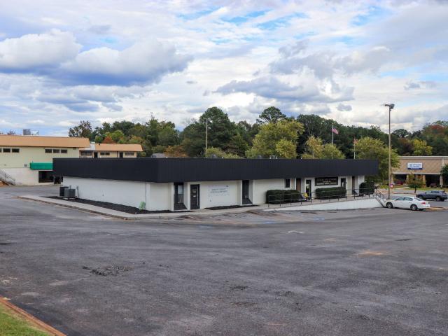 2825 Westside Dr NW