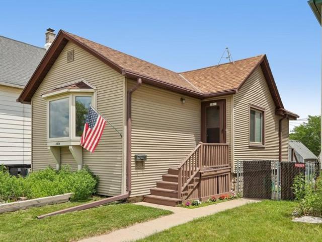 2826 S Chase Ave, Milwaukee, WI 53207